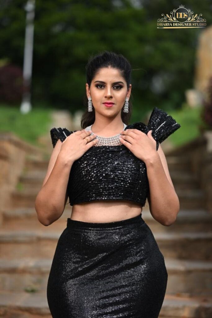 Buy Designer Lehenga Online | Dharya